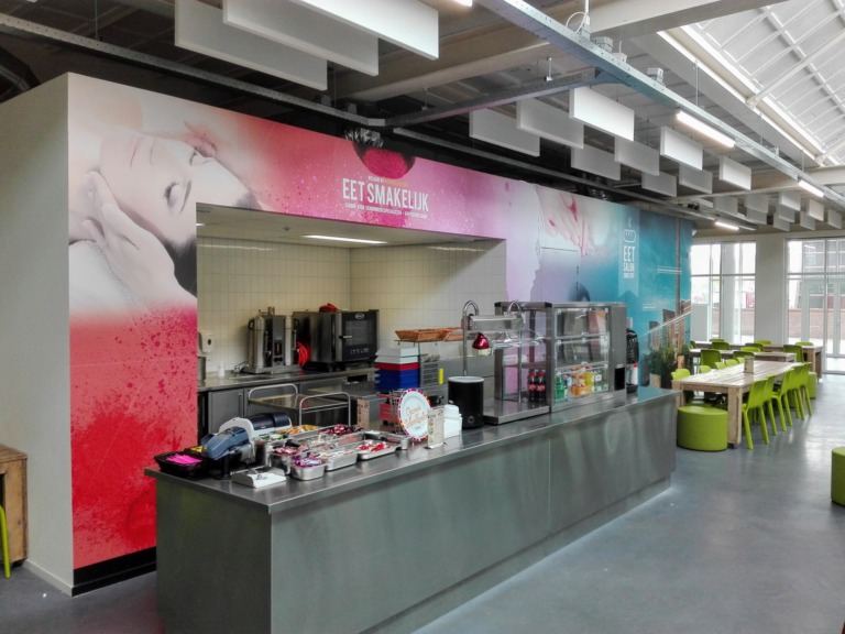 Indoor signing - VEVR